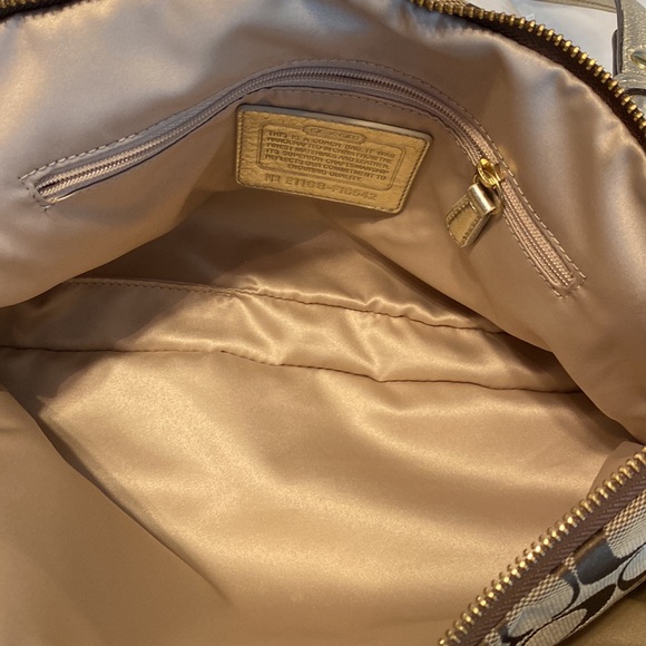 Bags | Coach Signature Shoulder Bag With 4 Great Organization ...
